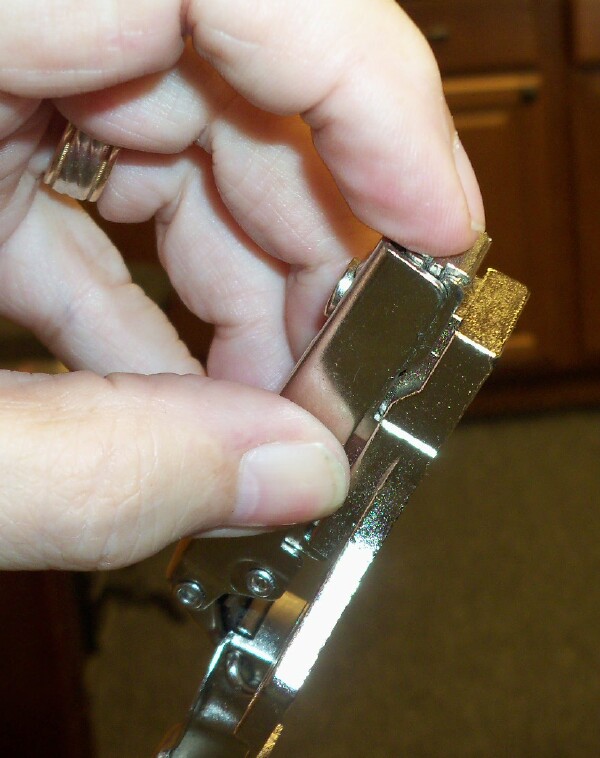 Choosing Concealed Hinge Mounting Plate