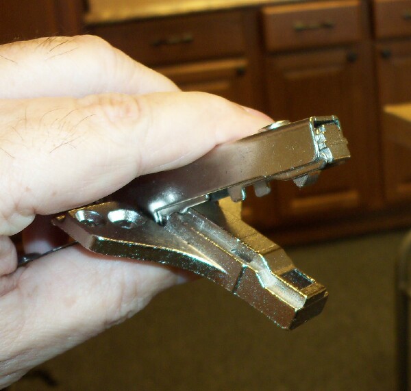 Choosing Concealed Hinge Mounting Plate